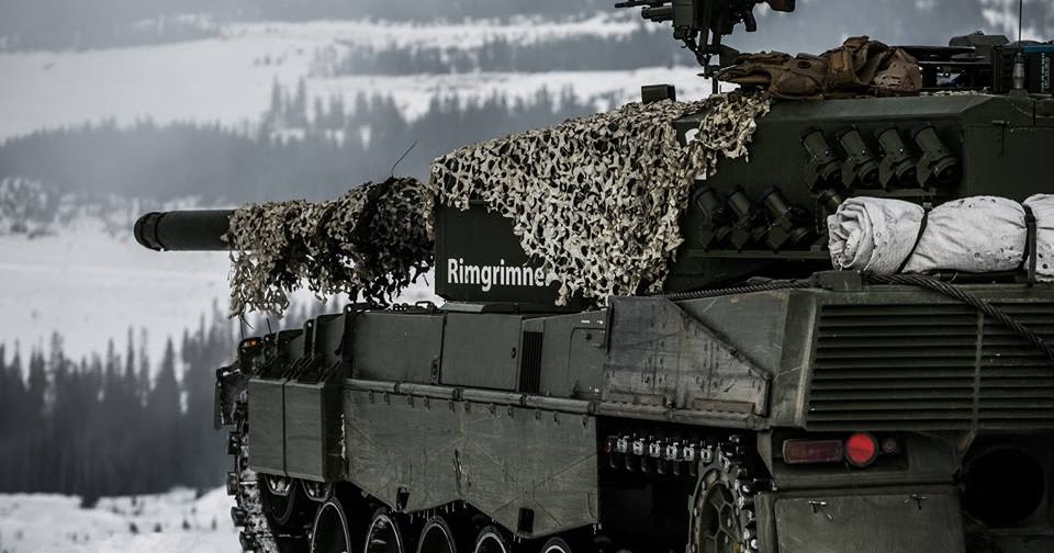PHOTOZONE - Leopard 2 tanks from Norways Telemark Battalion