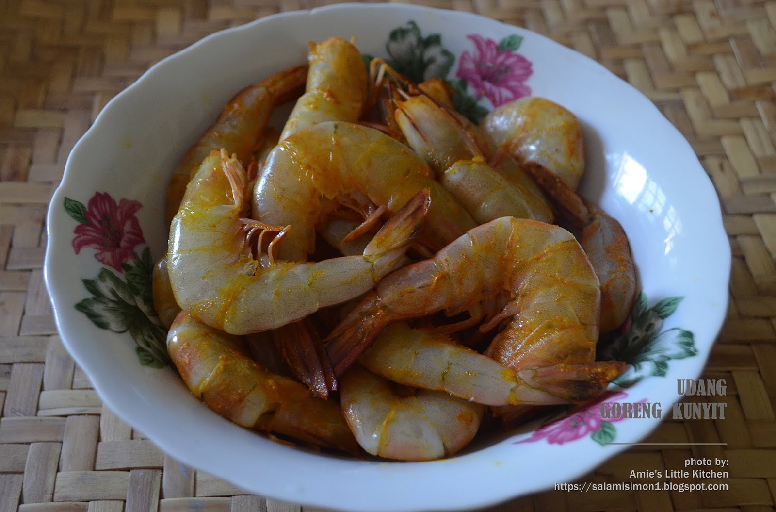 Udang Goreng Kunyit - Amie's Little Kitchen