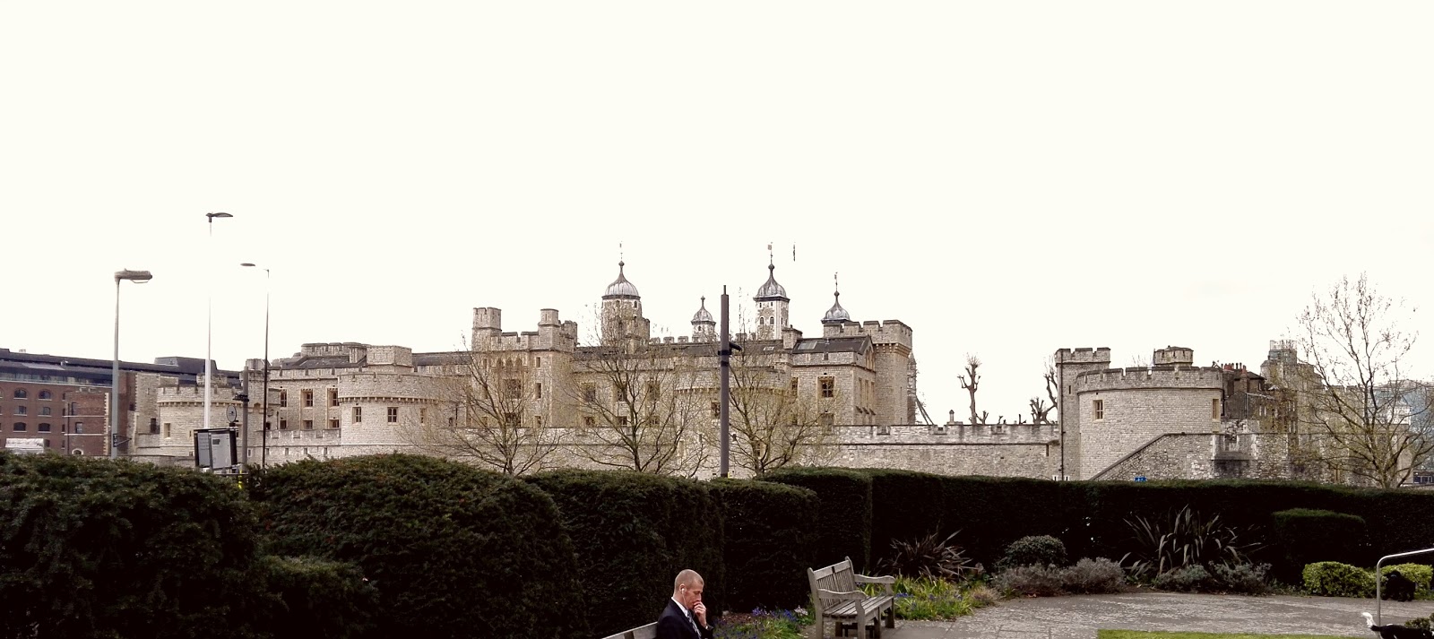 MATKALLA LÄHELLE TAI KAUAS : Lontoon Tower -monta vuosisataa historiaa