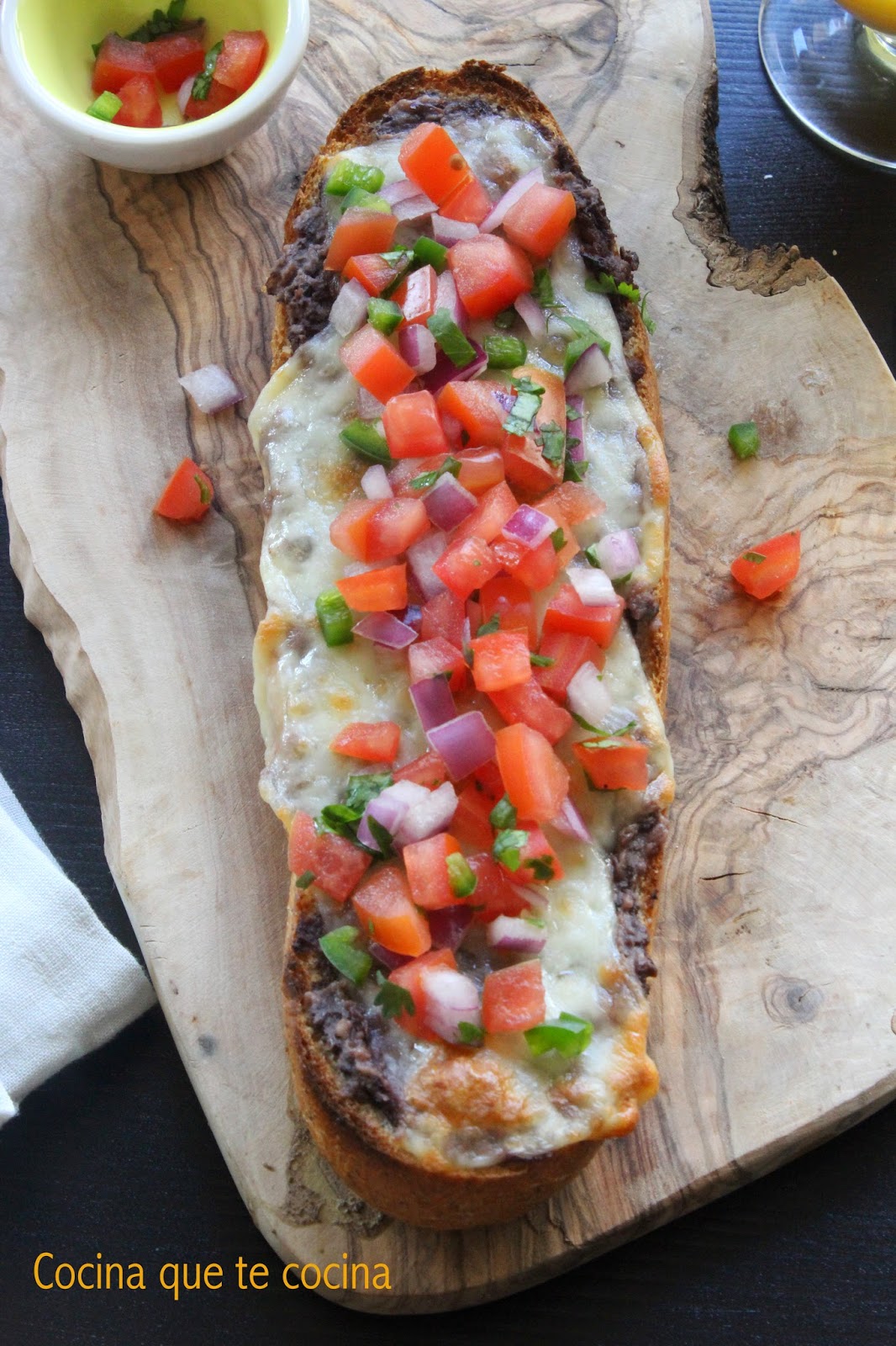 Cocina que te cocina: Molletes (o pizza mexicana) para el almuerzo