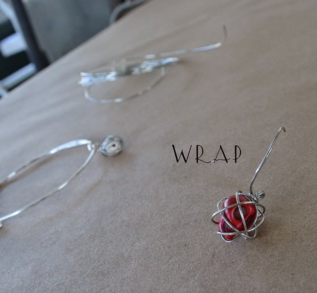 WobiSobi: Expandable Wire Bangle With Charm, DIY