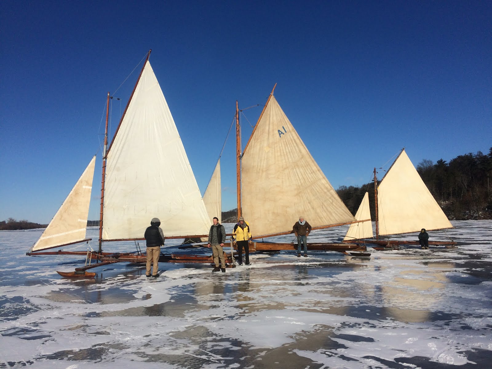 White Wings and Black Ice : Boats of the Hudson River Ice Yacht Club