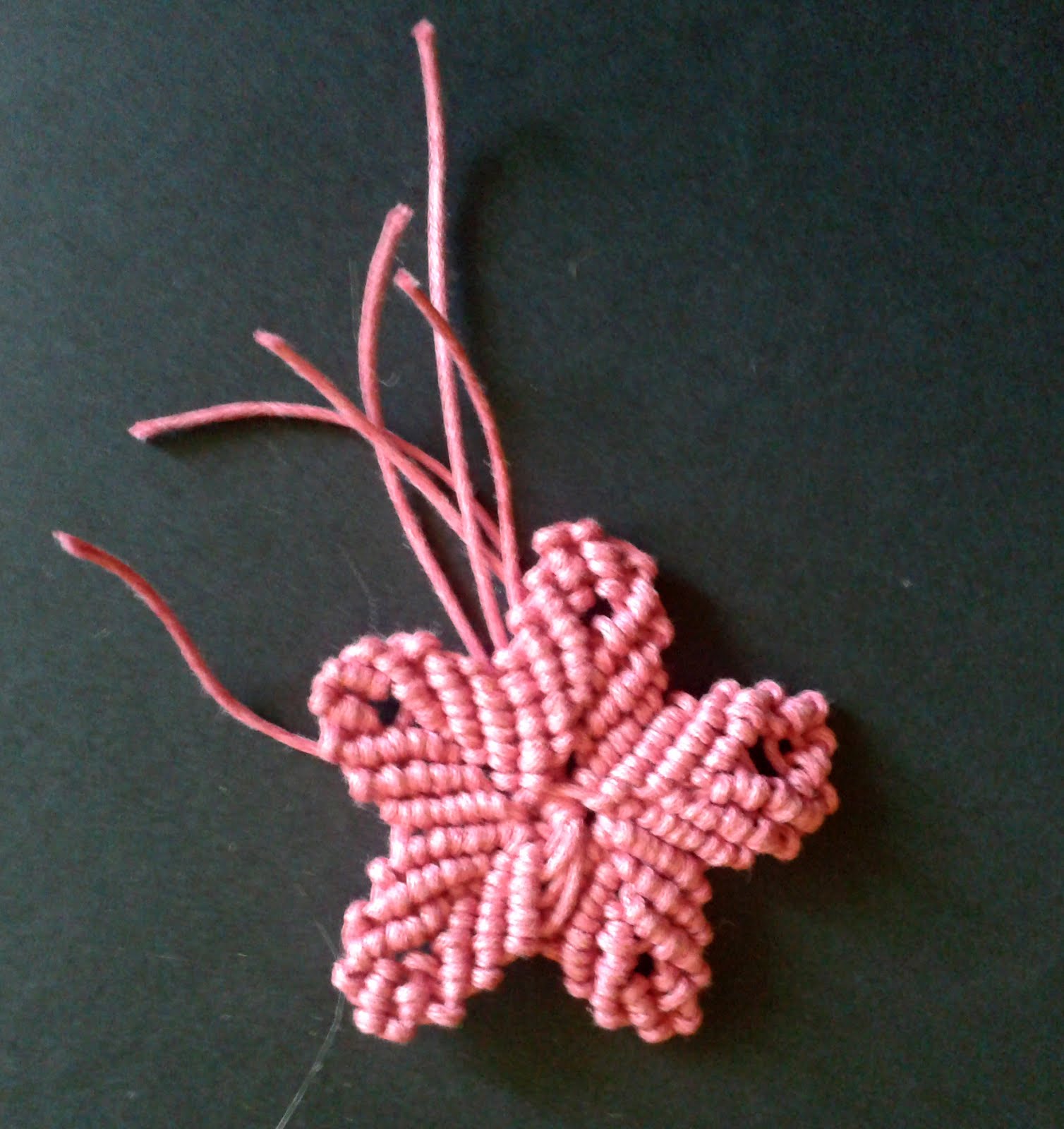 muchoscomplementos: flores de macrame