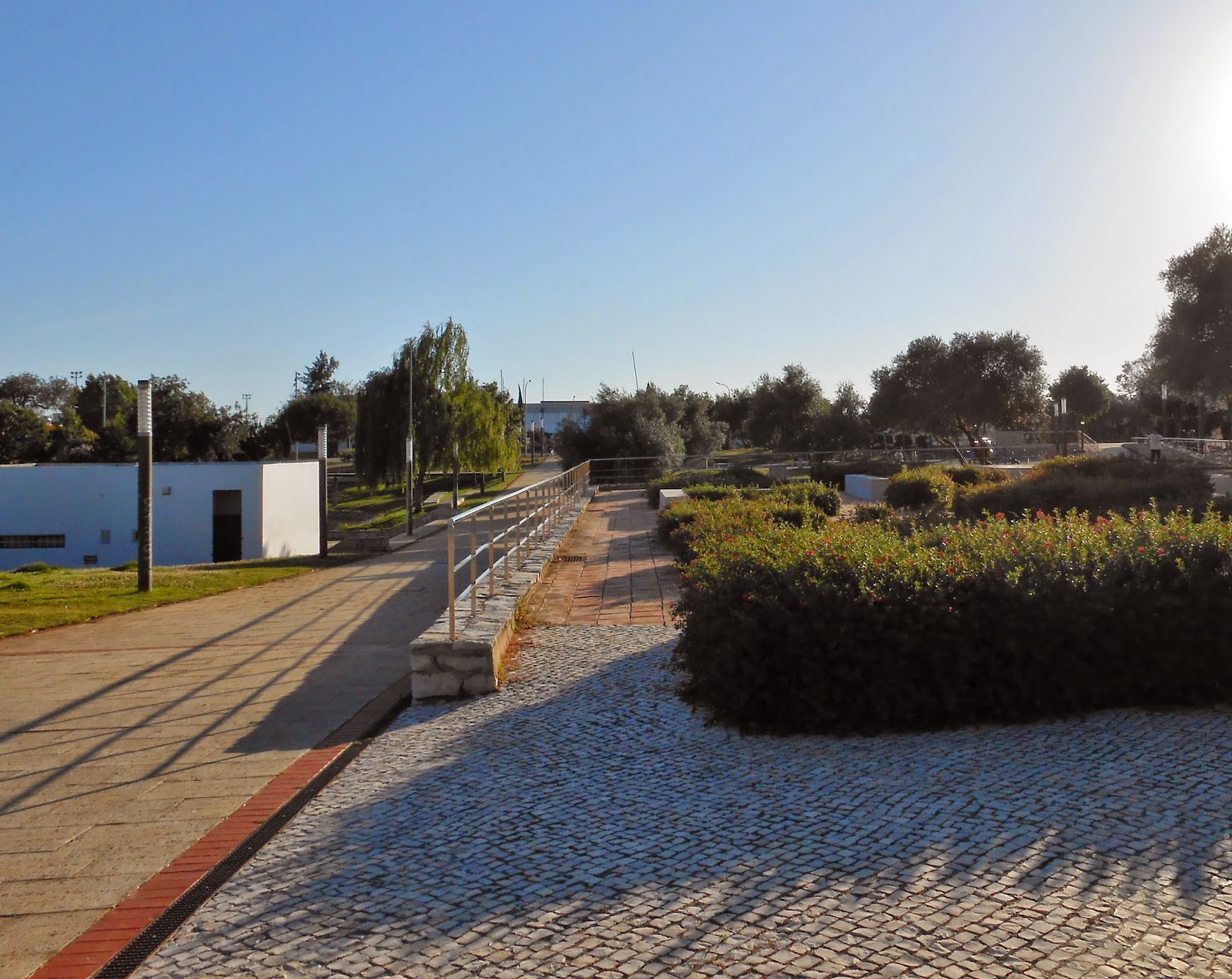 Viajar e descobrir: Portugal - Almancil - Jardim das Comunidades