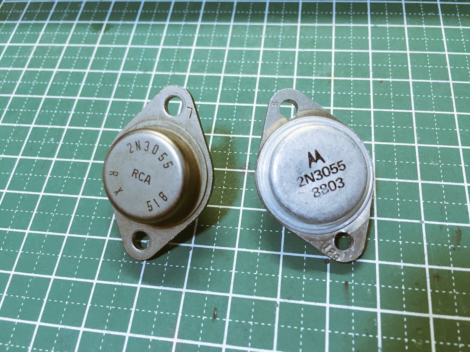 Floatia Designs: 2N3055 PowerTransistor