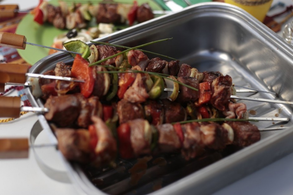 In en om die huis: Gemarineerde beesvleis-en-soetrissiesosaties