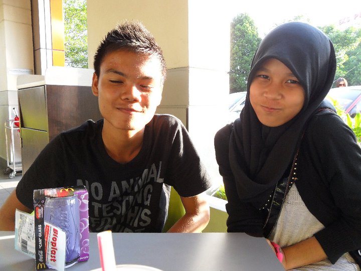 Its Me Munawwar Syahreen Suffian :)