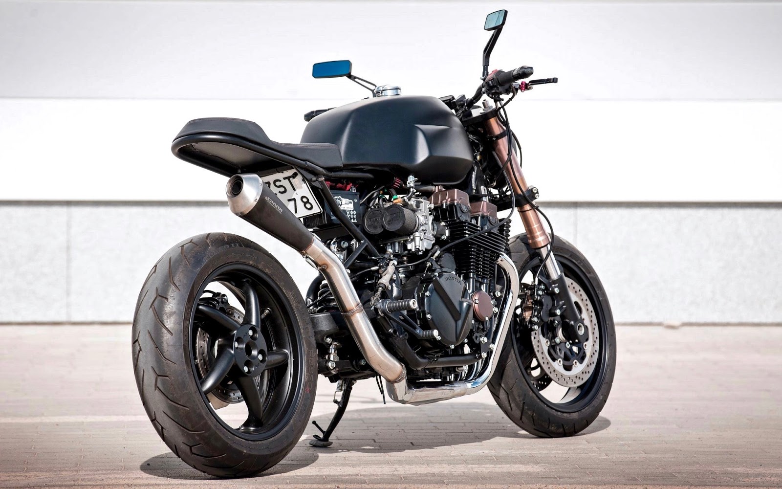 RHCC Sevenfifty - Inazuma café racer