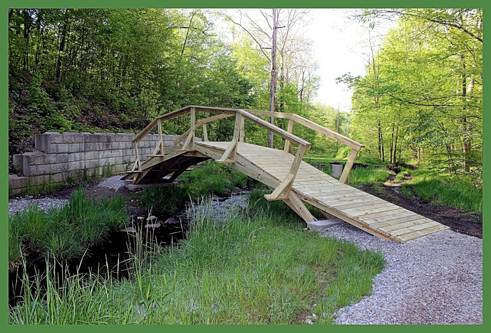Miniature Arch Bridge - Holmesbrook Park