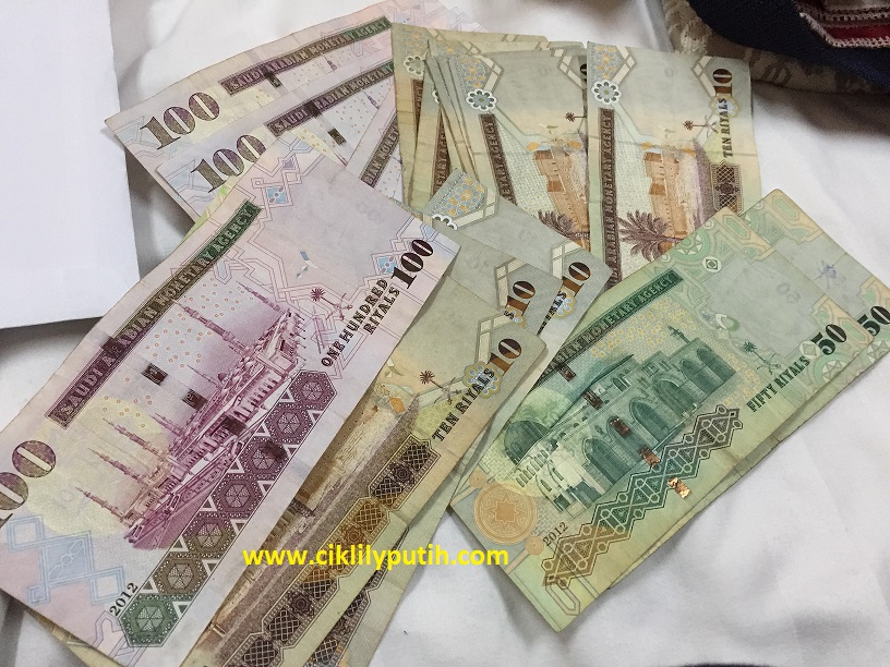 CikLilyPutih The Lifestyle Blogger: UMRAH 2017 | Persediaan Keperluan ...