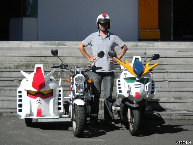 Gundam Walls and LOLS: Mobile Suit Gundam inspired motorbikes