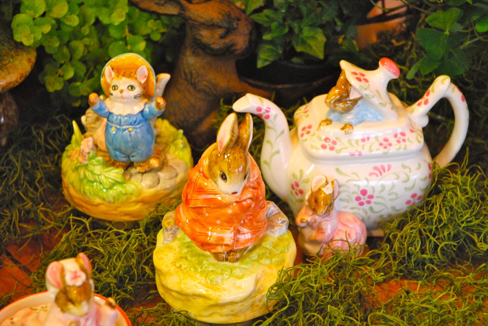 THE FRENCH HUTCH: BEATRIX POTTER ~ "MR. McGREGOR'S GARDEN" REVISITED