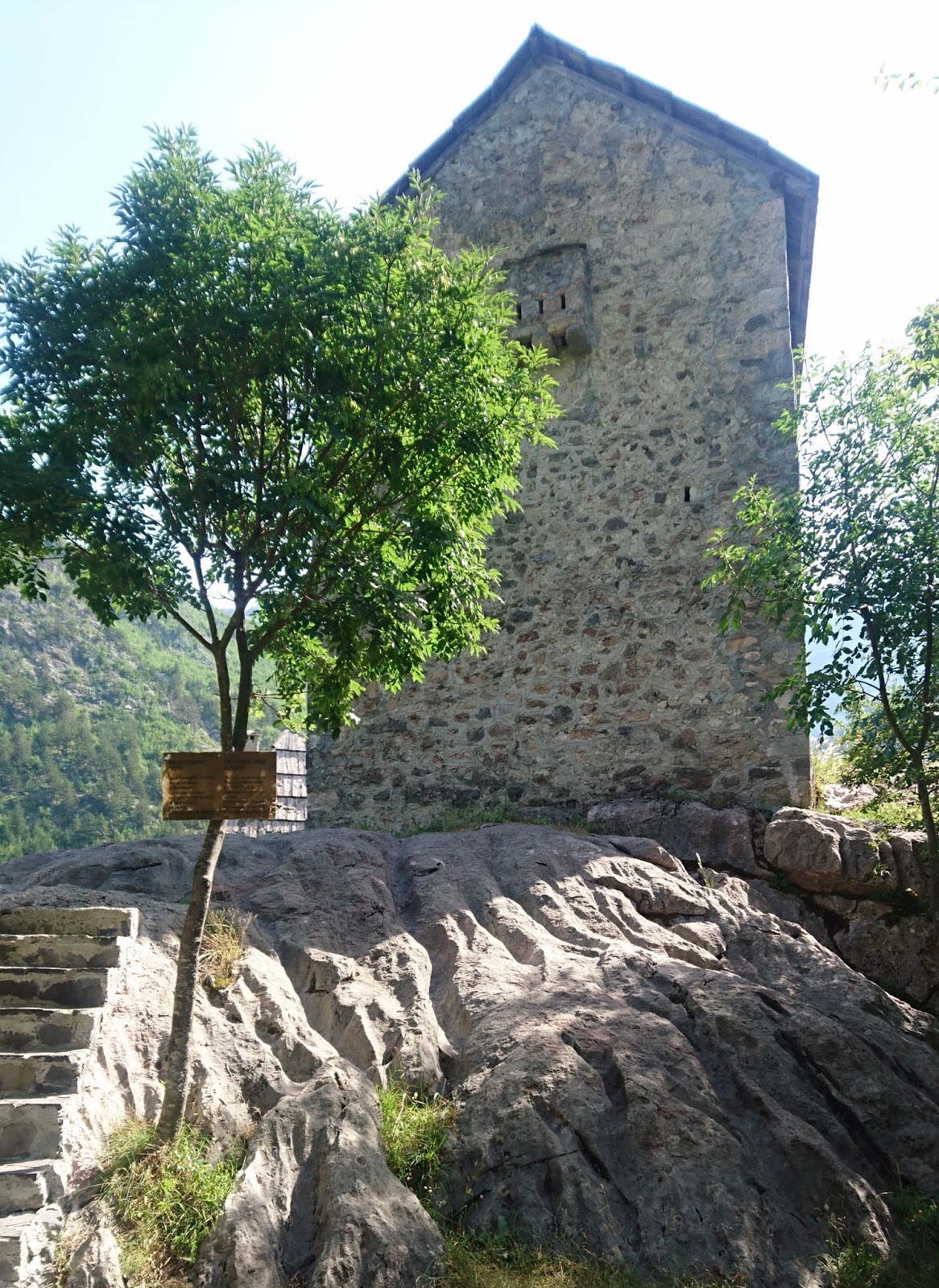 Rosario's Reading Journal: Broken April, by Ismail Kadare