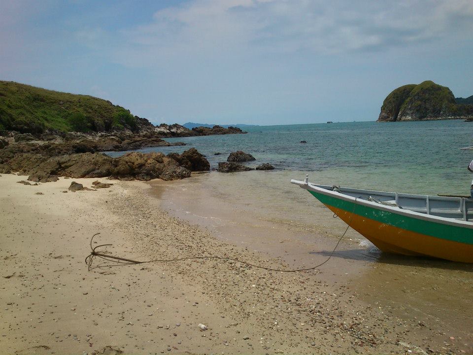 MEMANCING DI TELUK SARI, ENDAU, MERSING