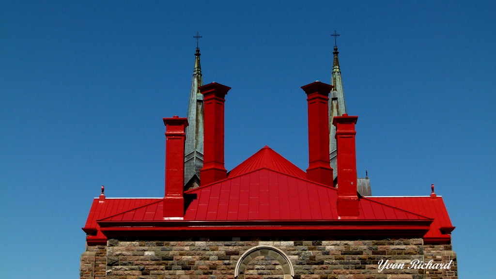 Images d'un retraité: L'église au toit rouge...