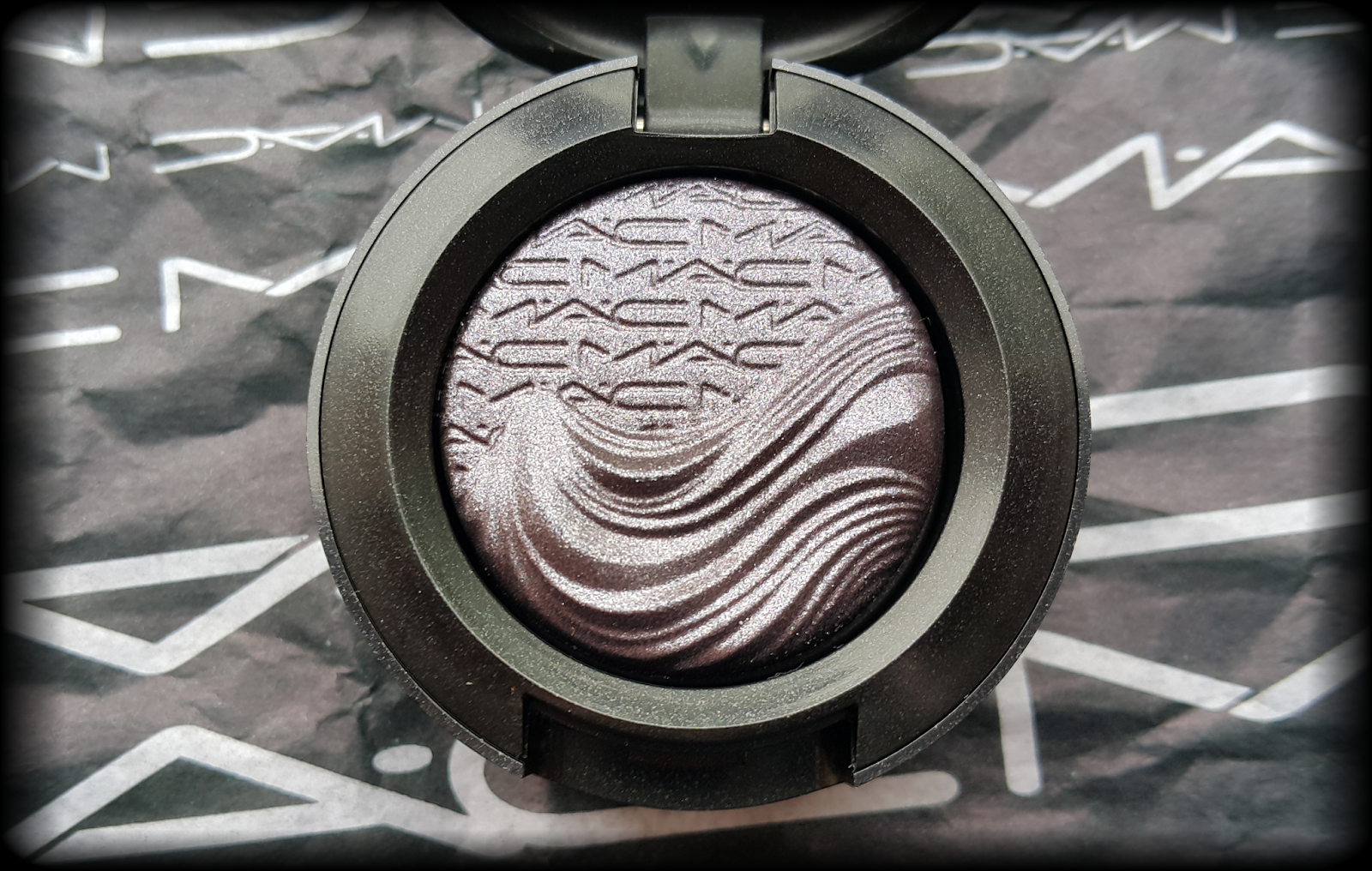 MAC In Extra Dimension Far - Legendary Lure & Fathoms Deep | Makyaj ...