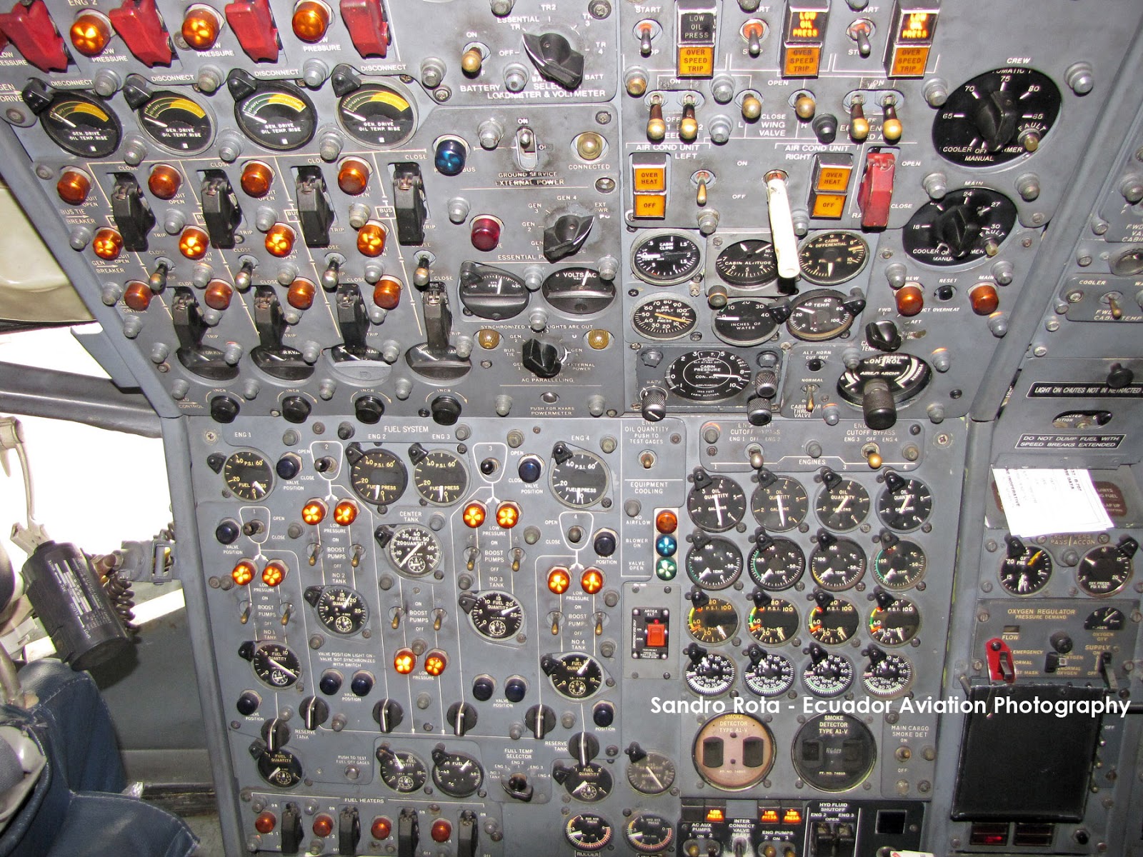 Ecuador Aviation Photography: El 737 cumple 50 años.