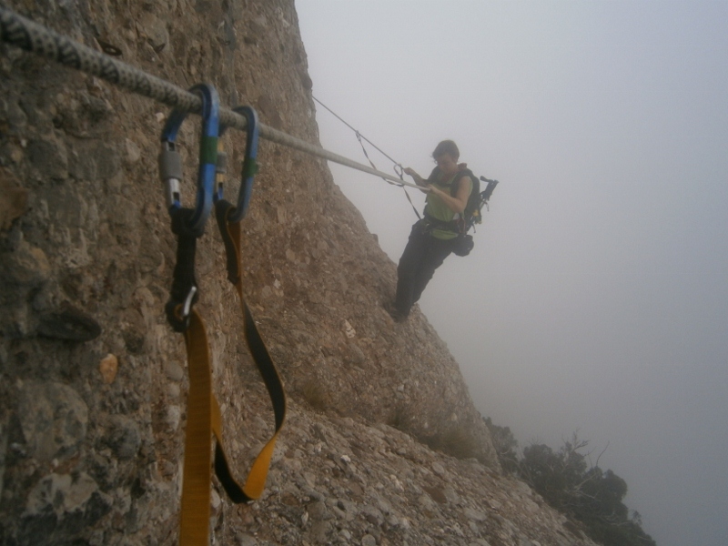 esgarrapacrestes: CAP DE MORT-ONZE HORES (Equipat).