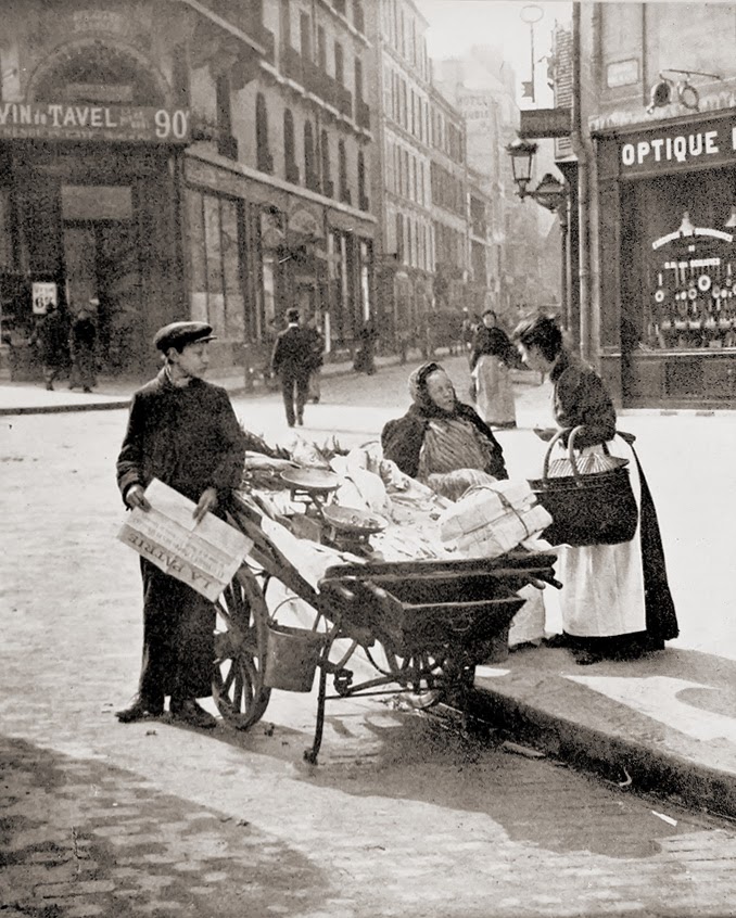 Antique and Classic Photographic Images: Gossip (France, 1900s)