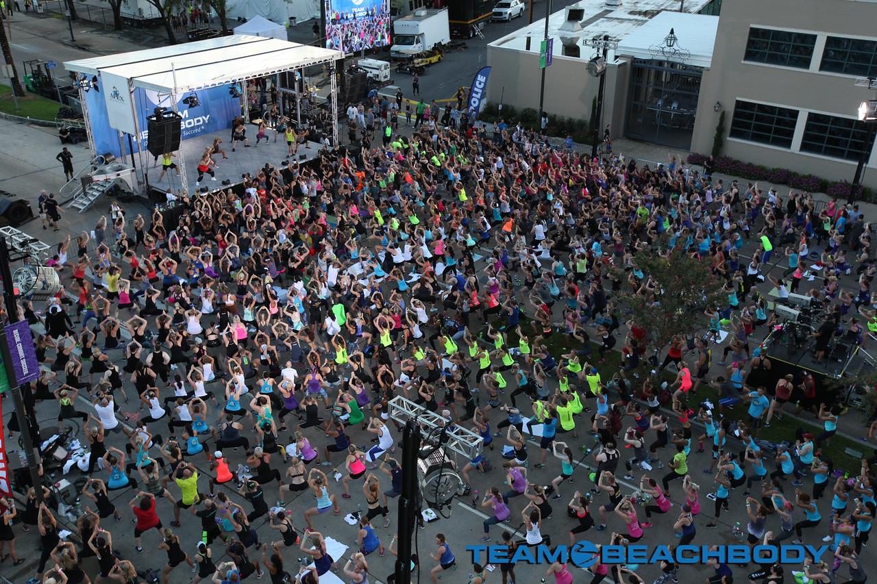 Beachbody SUPER WORKOUT - Mercedes Benz Super Dome | New Orleans 2017 ...