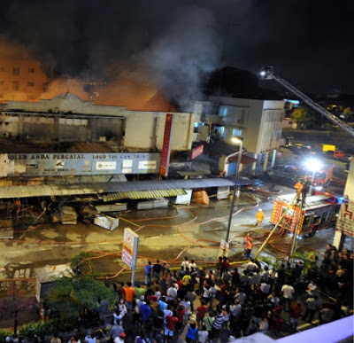 Melaka New Chinatown: CENTURY OLD LIDO THEATRE BUILDING RAZED