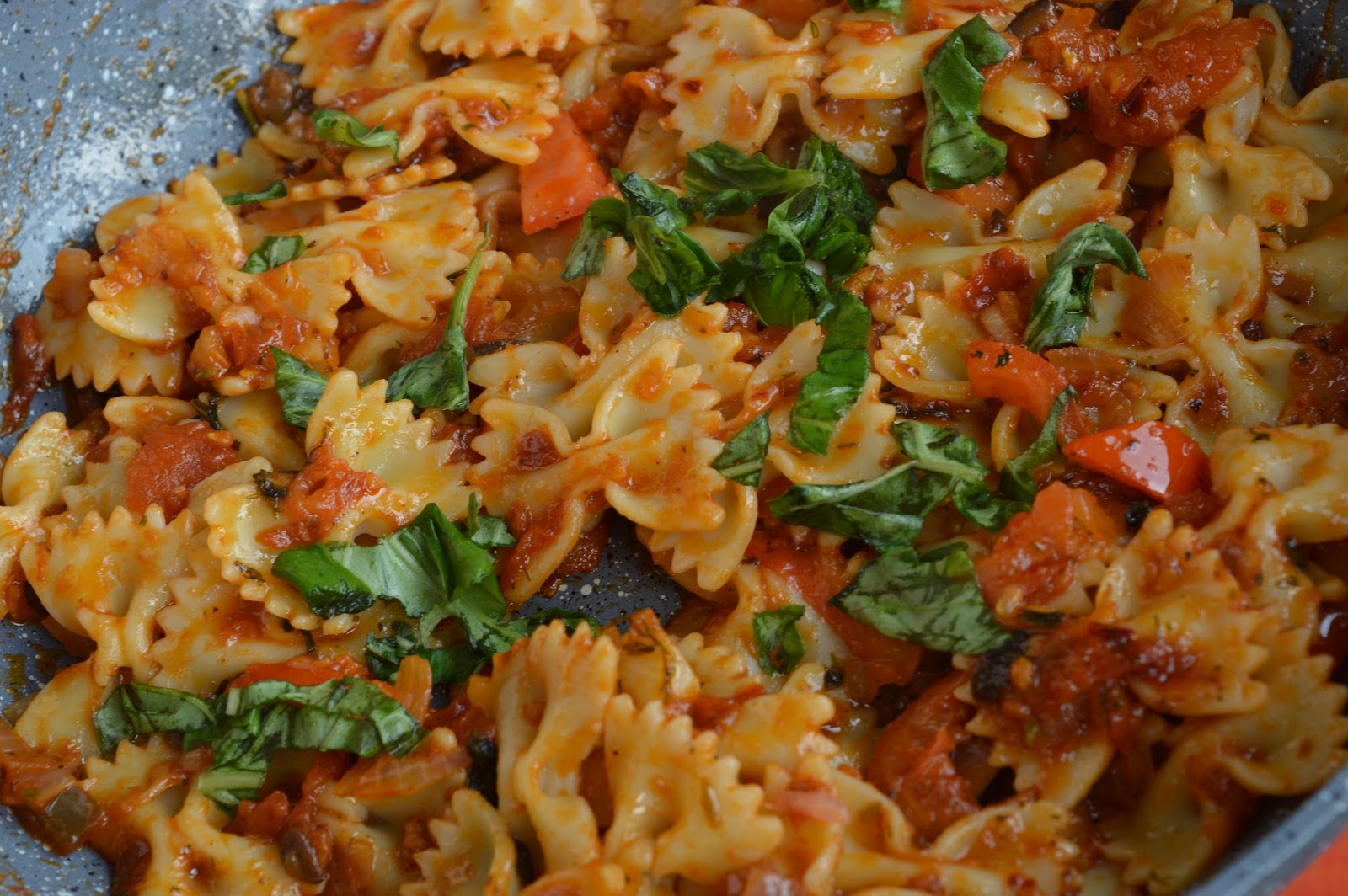 exotic-n-easy cooking: Tomato basil Pasta