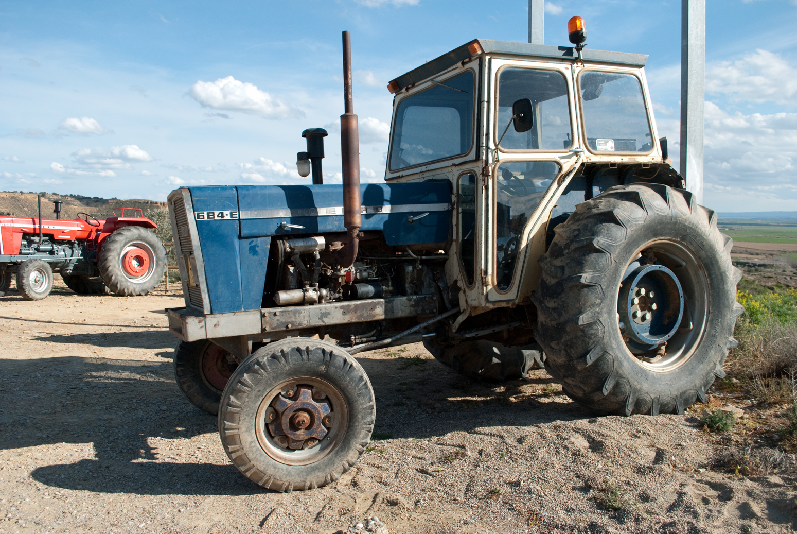 El Serral: TRACTORES ANTIGUOS EN PIRACES