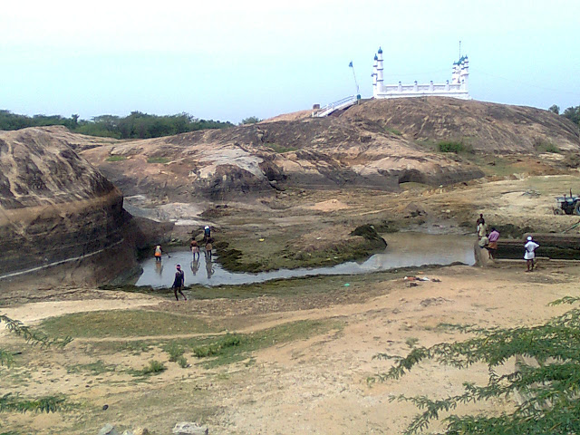 Thamarai Kulam - Thoorvarum Pani ~ Muckanamalaipatti
