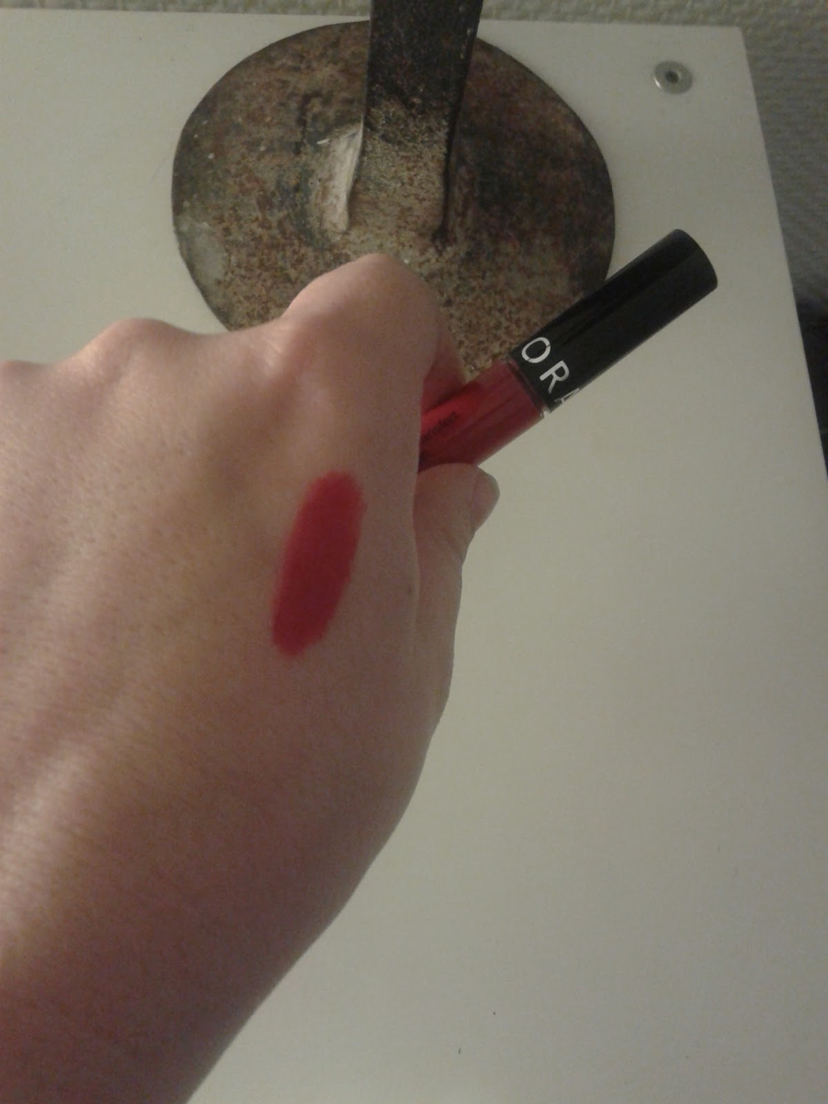 Une nana lambda: Crash test du rouge velouté sans transfert de chez ...