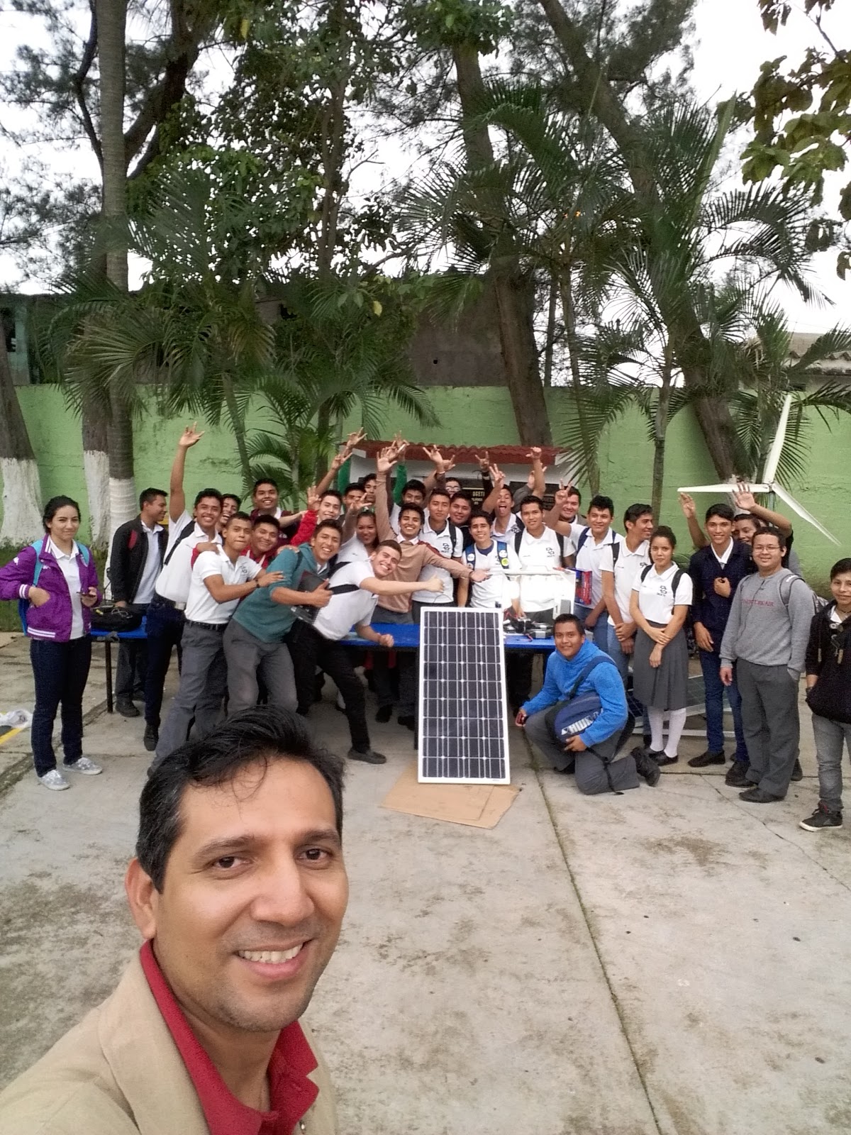 Labor Docente CBTIS 85: Entrega de Proyectos de Electricidad 5AEV CBTis 85