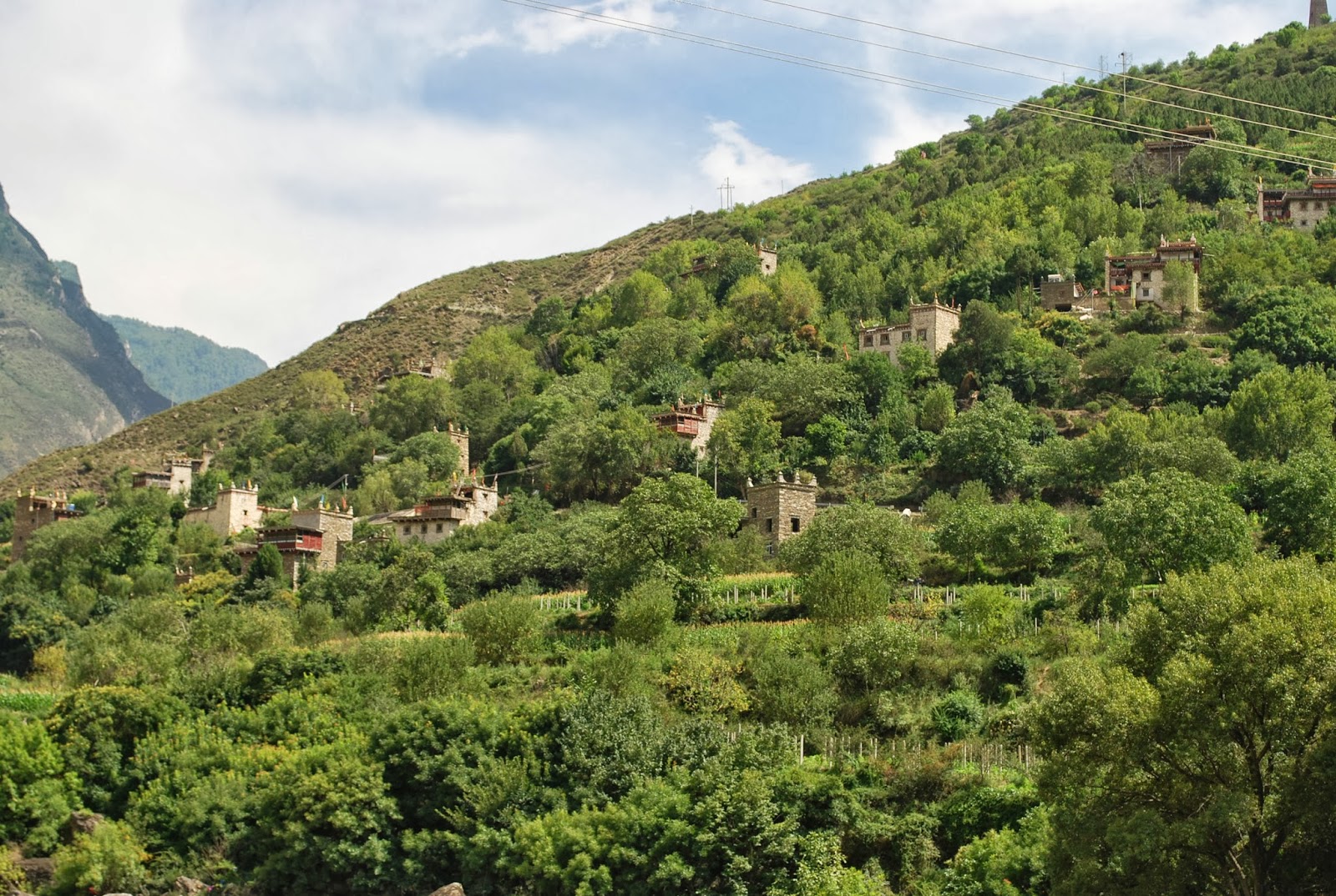 socalgalopenwallet: The Qiang towers