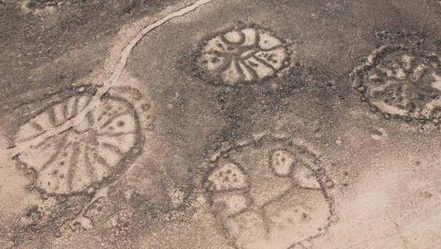WEIRD STONE `WHEELS` SEEN ONLY FROM THE AIR FOUND IN NORTH AFRICA ...
