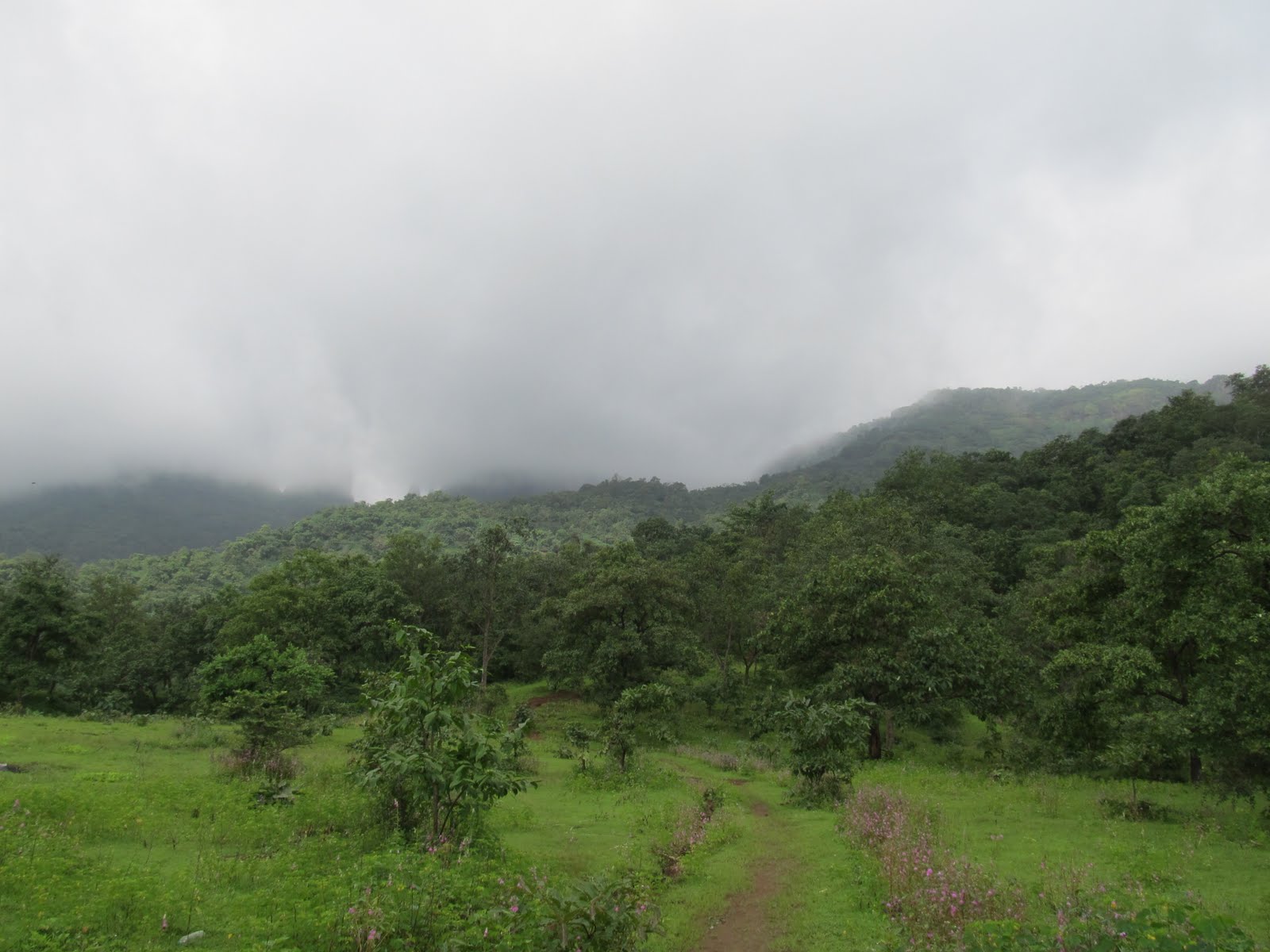 photos of trek trip: Mahuli fort