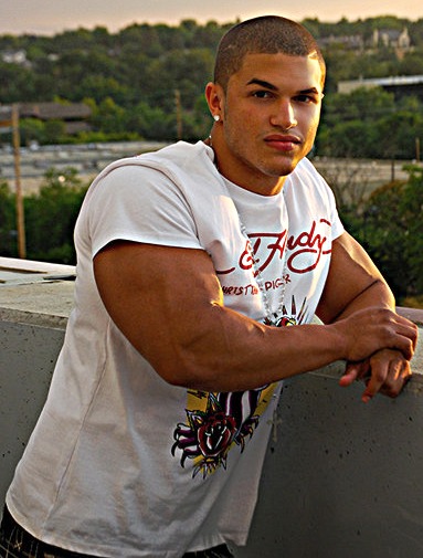 DAVID DUST: Featured Bodybuilder - Raciel Castro