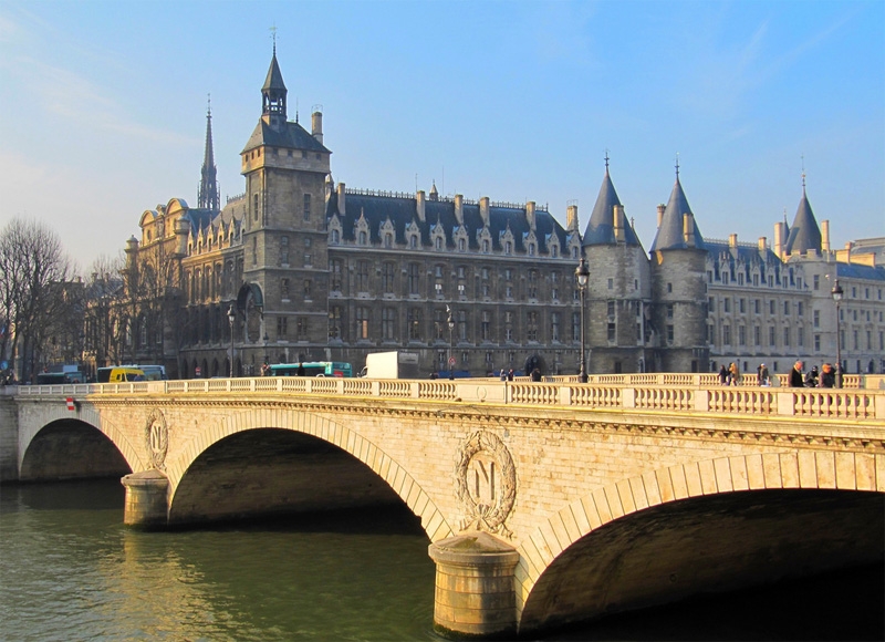 Your Dream Holidays: Paris - Orasul luminilor