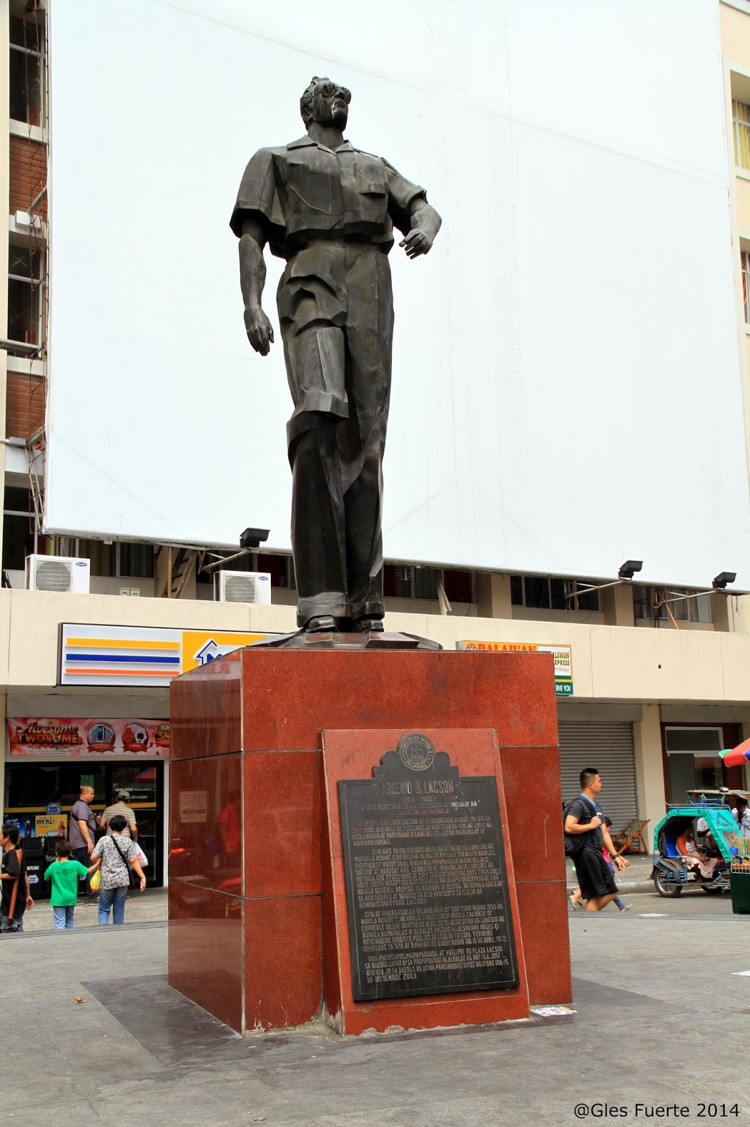 Explore.Dream.Discover: Explore Sta. Cruz Church, Manila