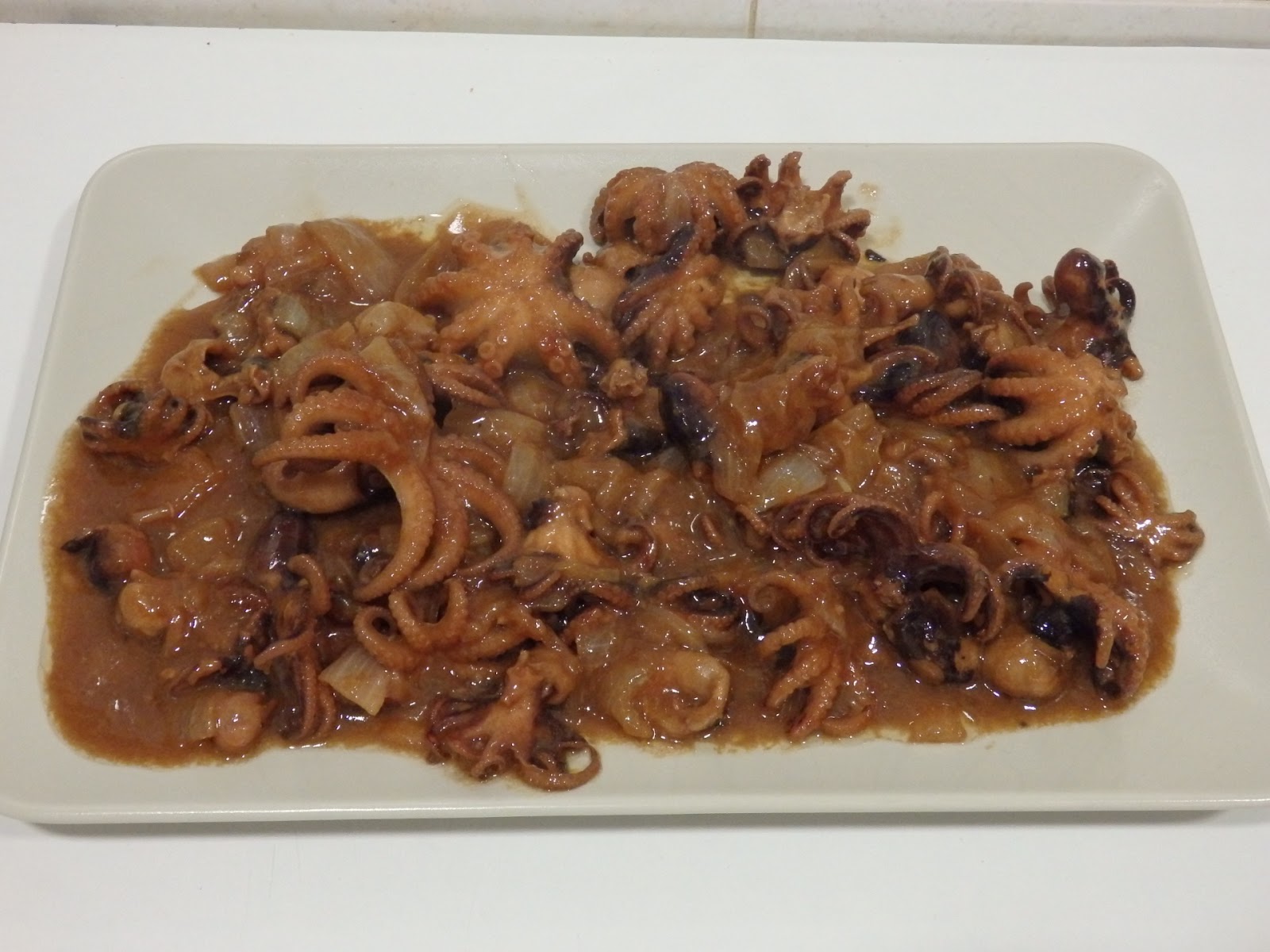 OSUKAA IS COOKING: PULPITOS CON CEBOLLA Y SALSA TERIYAKI / BABY OCTOPUS ...