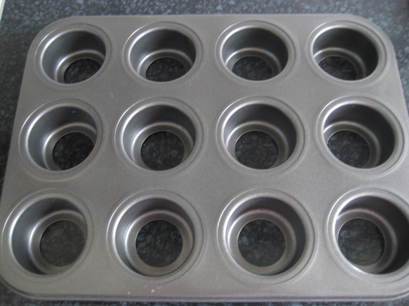 Let them eat (gluten free, lactose free) cake!: Mini Victoria sponges