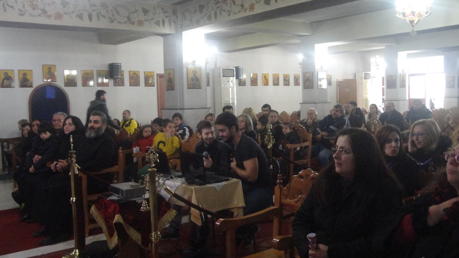 Η ΓΙΟΡΤΗ ΤΩΝ ΧΡΙΣΤΟΥΓΕΝΝΩΝ ΑΠΟ ΤΑ ΠΑΙΔΙΑ ΤΩΝ ΚΑΤΗΧΗΤΙΚΩΝ ΜΑΣ. - Ιερός ...