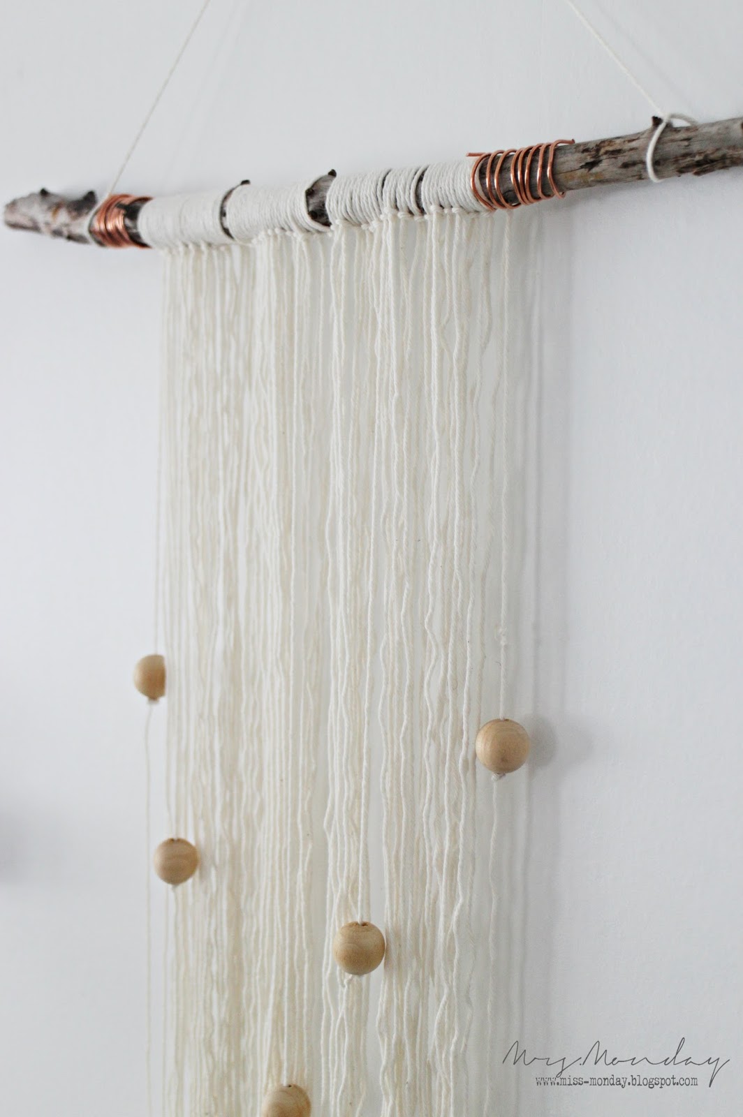 Mrs. Monday: DIY Rustikk vegg-pynt // DIY Rustic Wall hanging