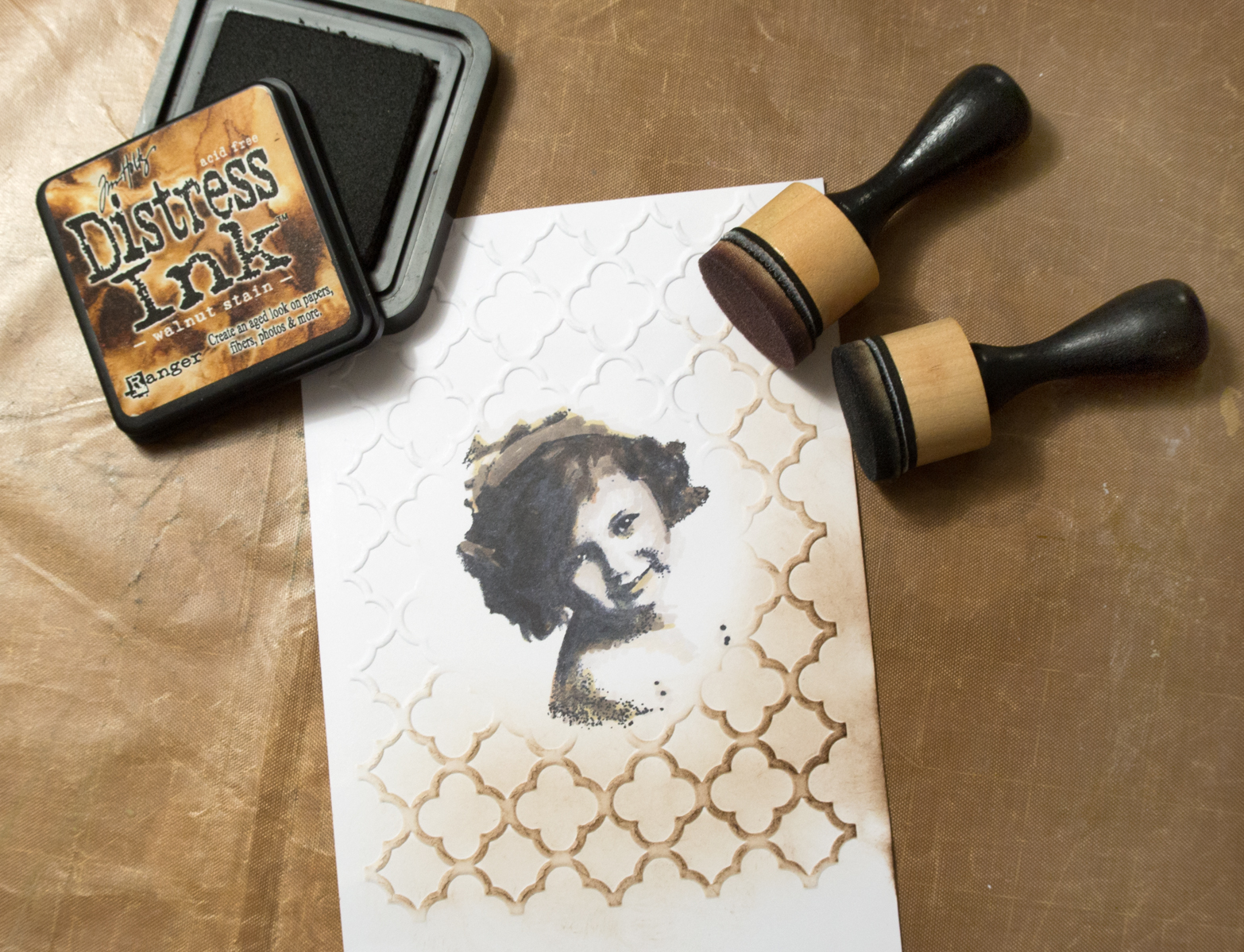 Playing with embossing folders and diffuser plates - Elina Stromberg