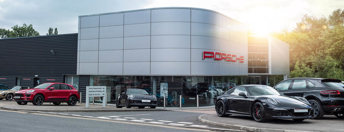 Porsche-noir: Lymm, The Bridgewater Canal, Wilmslow Cheshire the UK