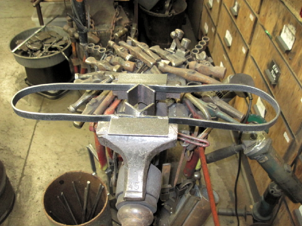 Persimmon Forge: Professional Blacksmithing: Vise Round Stock Clamp