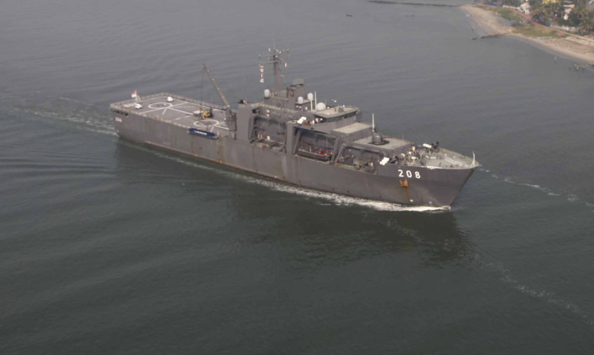 Republic of Singapore Navy Ship (RSS) Resolution with trainee naval ...