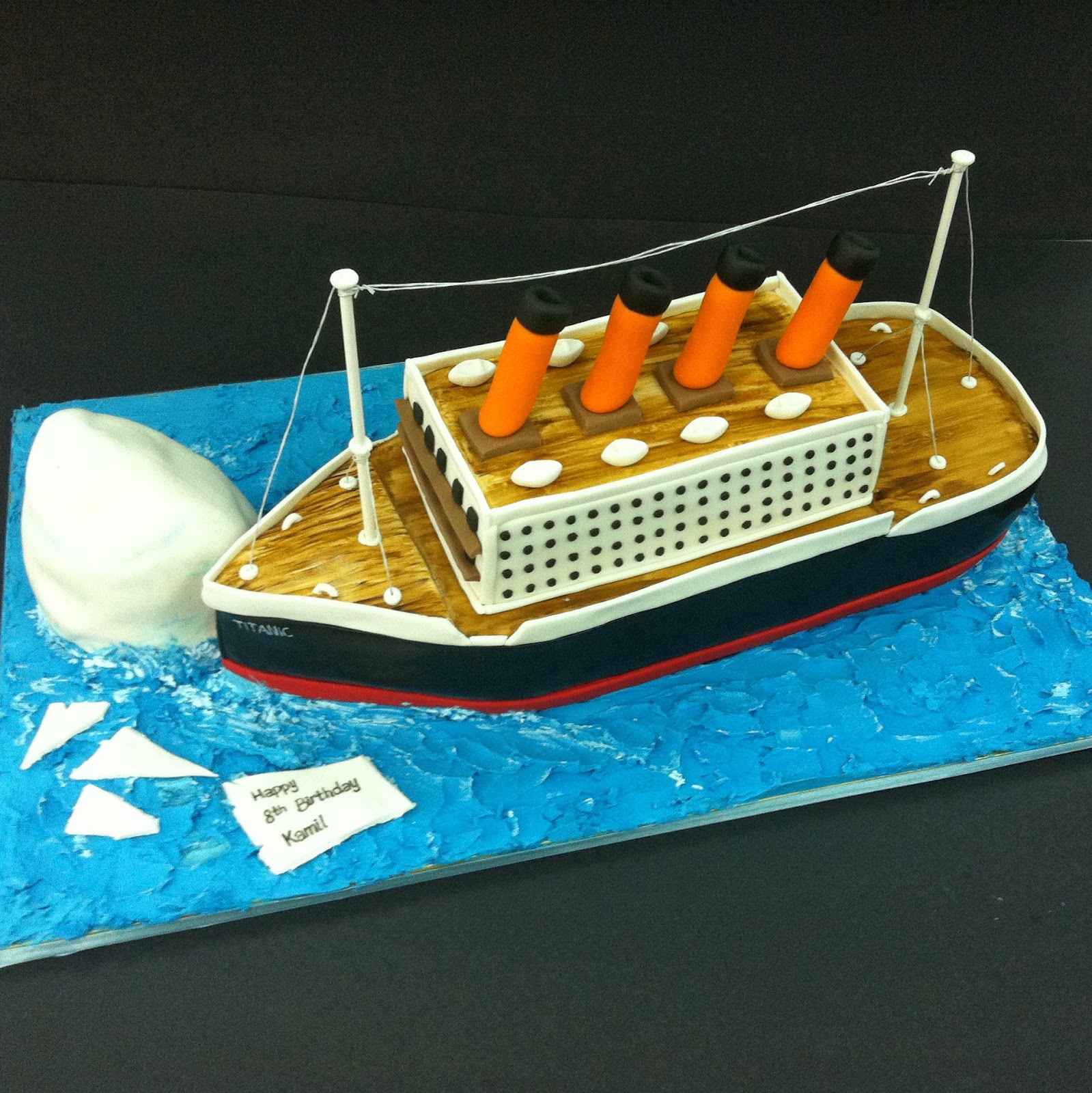 TeaRoom by Bel Jee: Titanic Ship Cake