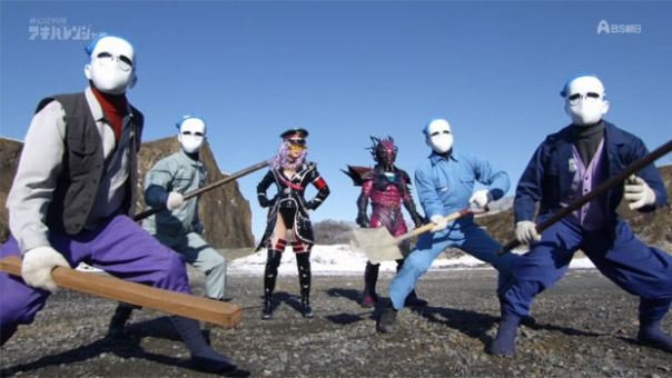 Revista Pulo Dominical: Resenha: Hikounin Sentai Akibaranger