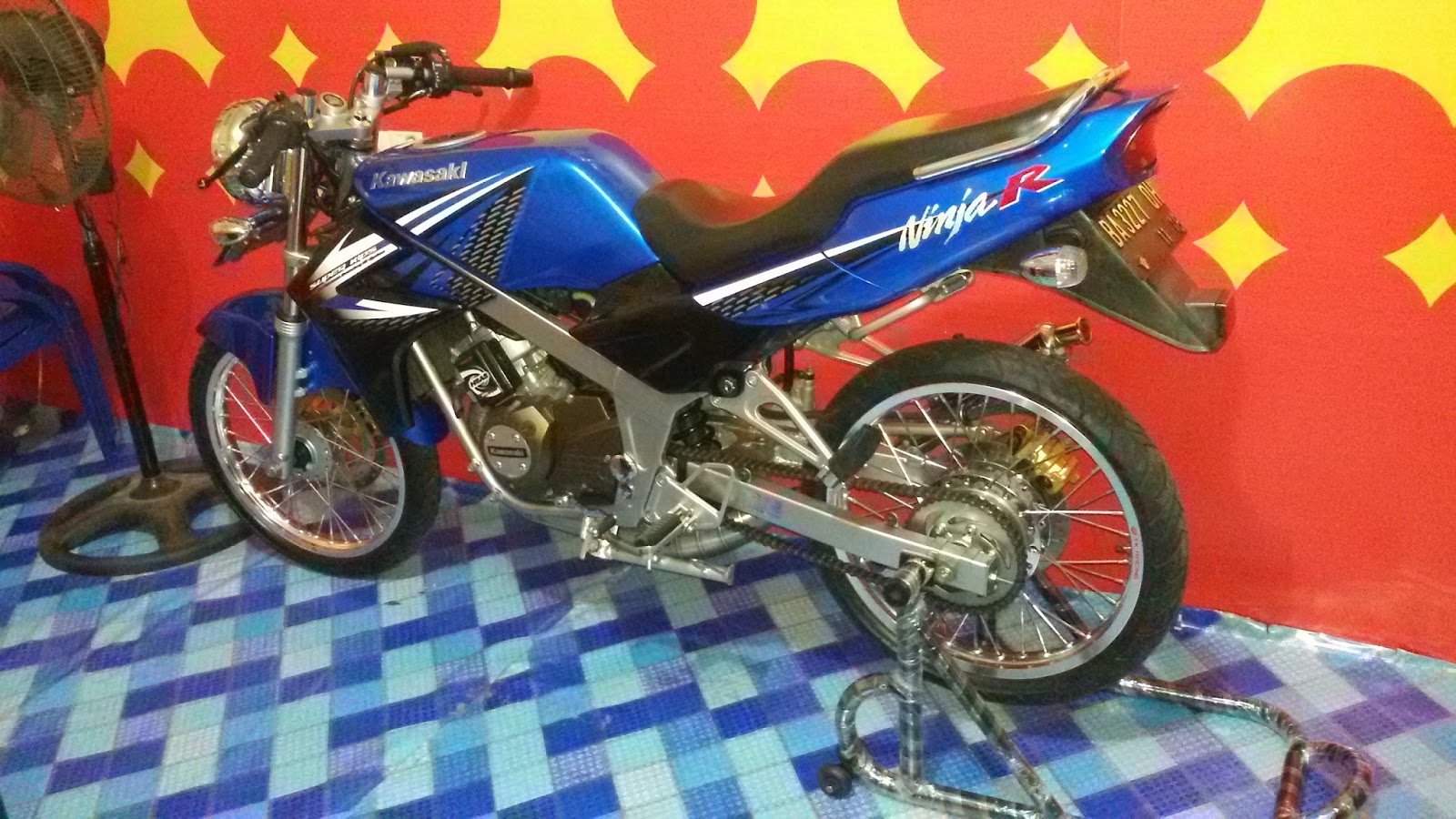 ninja r : mofikasi ninja r biru