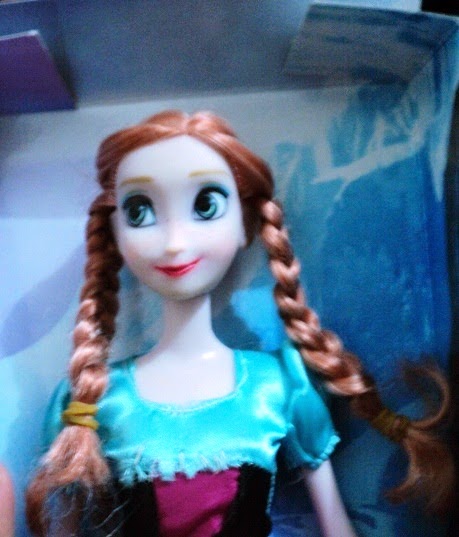 Knocked-off!: Bootleg Doll Review : Bootleg 12" Anna from Frozen Doll