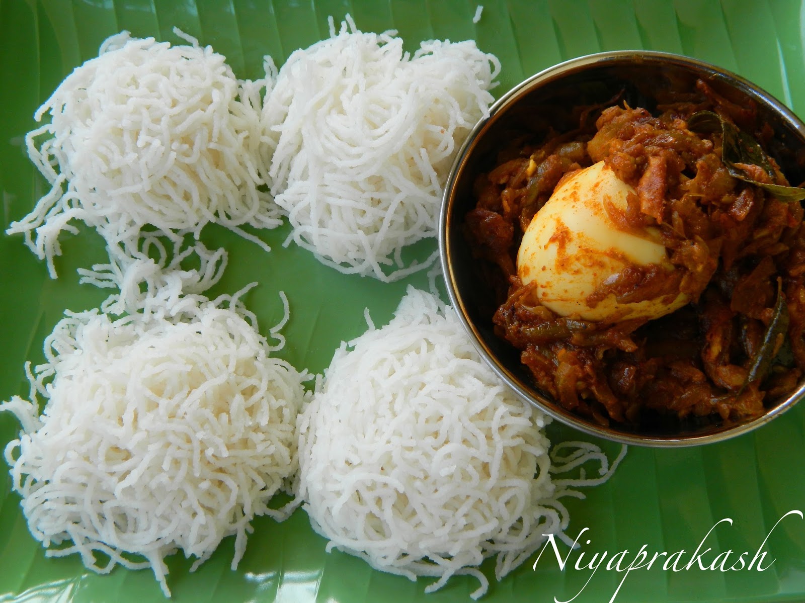 Niya's World: Idiyappam with Kerala Egg Roast