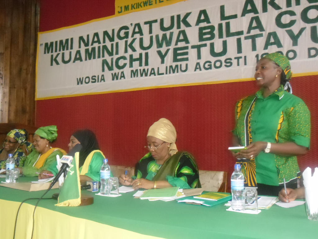 WAJUMBE WA BARAZA LA UWT TAIFA WAKUTANA DODOMA, KUPITISHA MAJINA YA ...